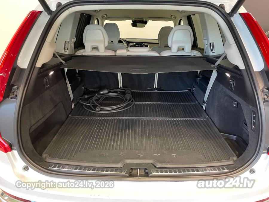 Balts Volvo XC90 2022 Tallina, ar dzinēja tilpumu 2.00 L un nobraukumu 147 tūkst. km par 35990 €, foto 23 vietnē AUTOMOTO.COM.LV