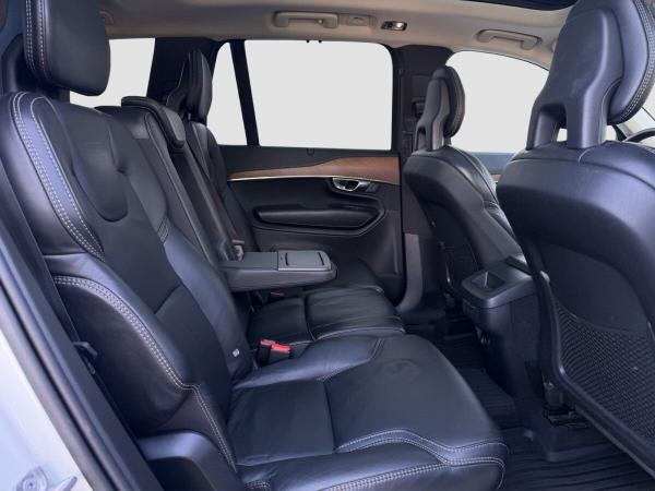 White Volvo XC90 2028 in Parnu, with an engine capacity of 2.00 L and mileage of 98 thousand km for 34900 €, photo 8 on AUTOMOTO.COM.LV