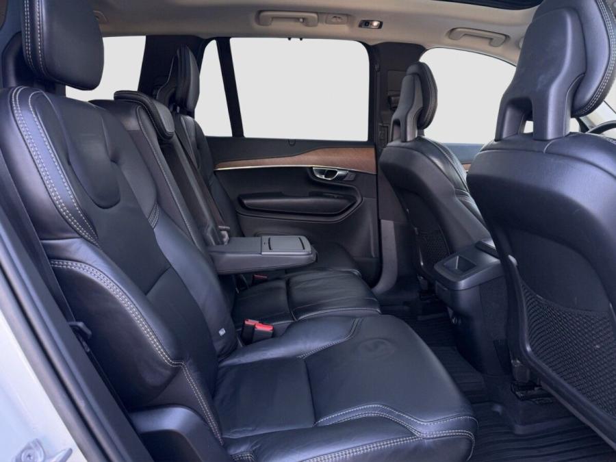 White Volvo XC90 2028 in Parnu, with an engine capacity of 2.00 L and mileage of 98 thousand km for 34900 €, photo 9 on AUTOMOTO.COM.LV