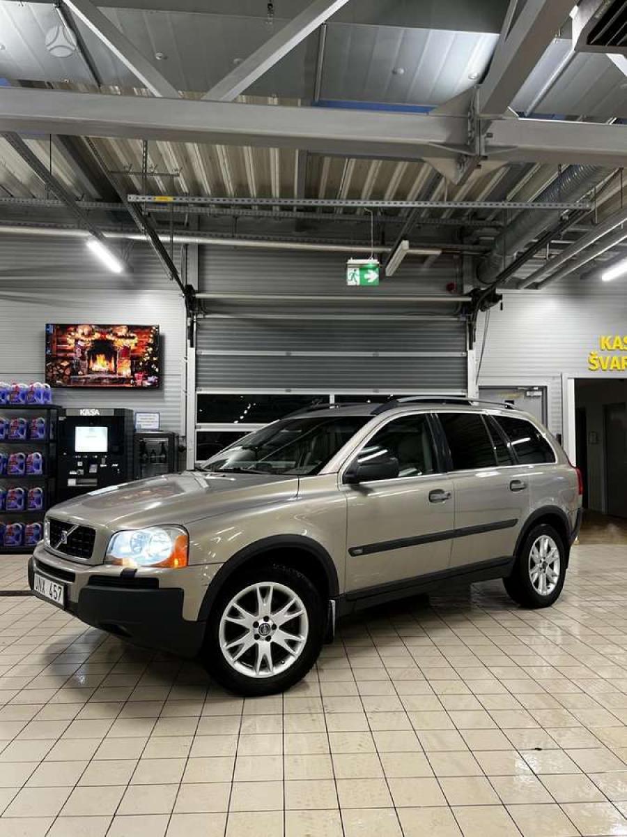 Yellow Volvo XC90 2005 in Vilnius, with an engine capacity of 2.52 L and mileage of 35 thousand km for 2450 €, photo 1 on AUTOMOTO.COM.LV