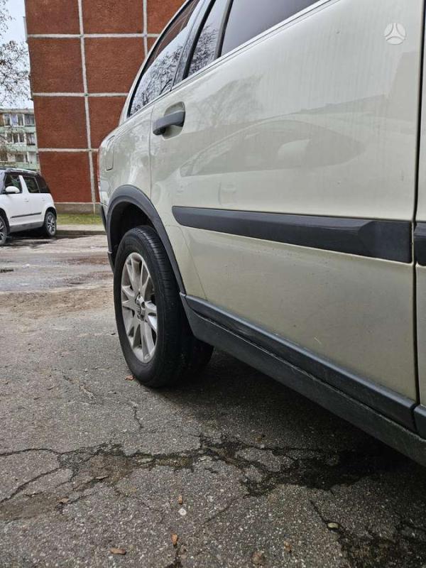 Dzeltens Volvo XC90 2005 Viļņa, ar dzinēja tilpumu 2.40 L un nobraukumu 250 tūkst. km par 3000 €, foto 10 vietnē AUTOMOTO.COM.LV