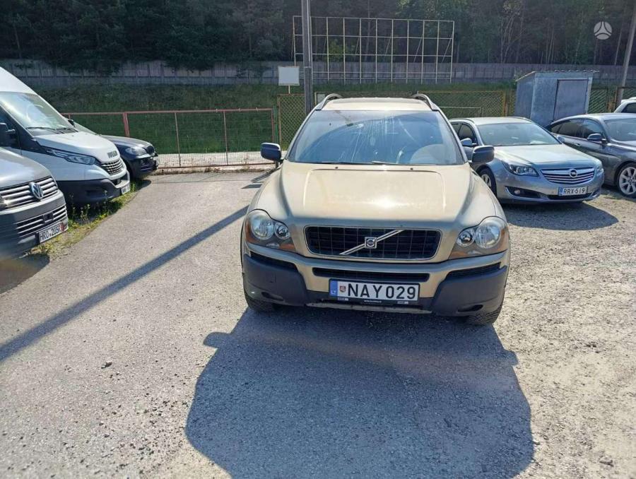 Yellow Volvo XC90 2005 in Vilnius, with an engine capacity of 2.40 L and mileage of 388 thousand km for 1600 €, photo 3 on AUTOMOTO.COM.LV