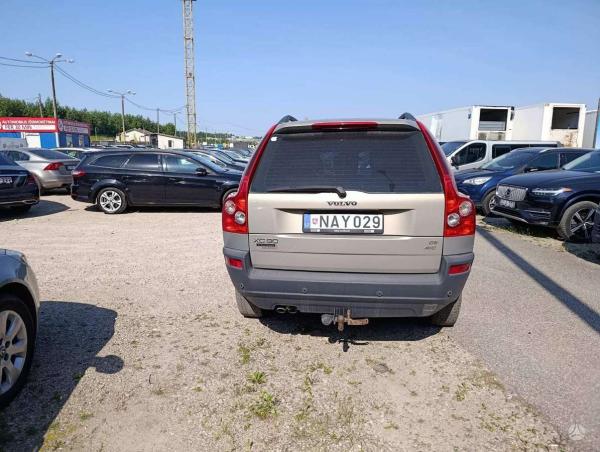 Желтый Вольво ХС90 2005 в Вильнюс, объемом двигателя 2.40 л и пробегом 388 тыс. км за 1600 €, фото 3 на AUTOMOTO.COM.LV