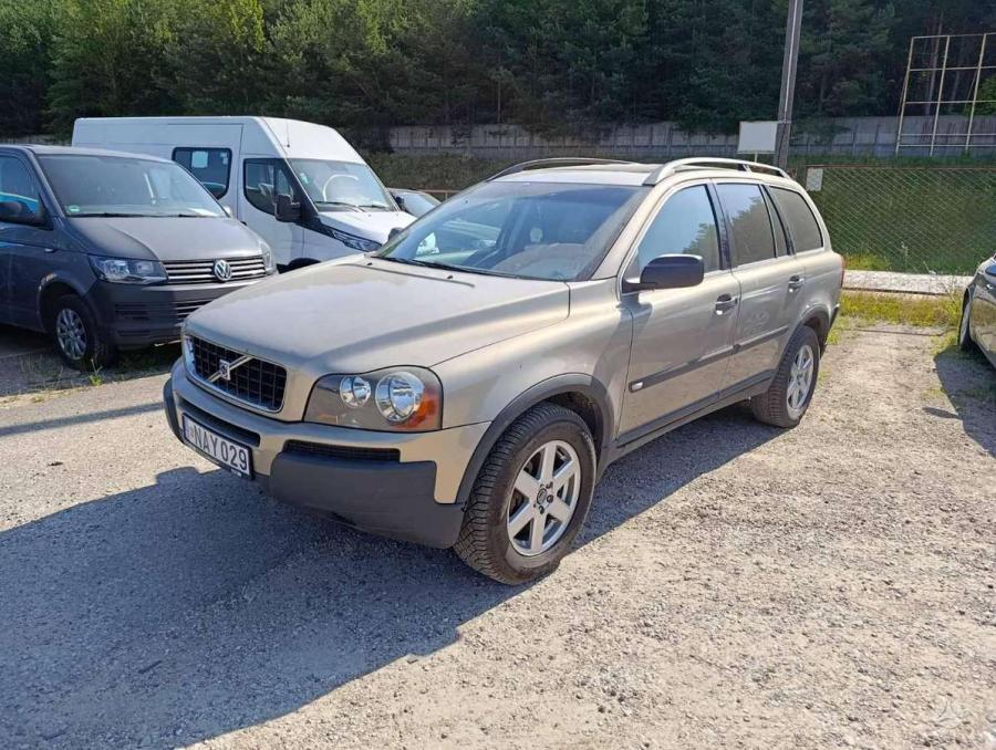 Yellow Volvo XC90 2005 in Vilnius, with an engine capacity of 2.40 L and mileage of 388 thousand km for 1600 €, photo 5 on AUTOMOTO.COM.LV