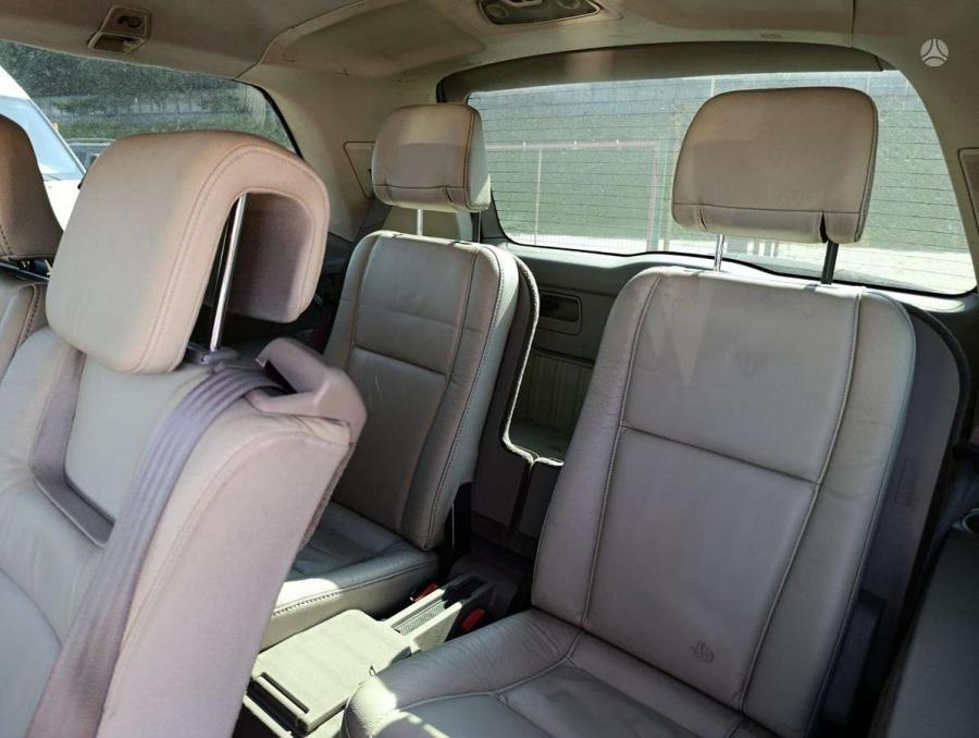 Yellow Volvo XC90 2005 in Vilnius, with an engine capacity of 2.40 L and mileage of 388 thousand km for 1600 €, photo 13 on AUTOMOTO.COM.LV