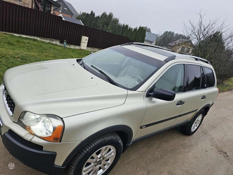 Yellow Volvo XC90 2006 in Kaunas, with an engine capacity of 2.40 L and mileage of 283 thousand km for 4450 €, photo 13 on AUTOMOTO.COM.LV