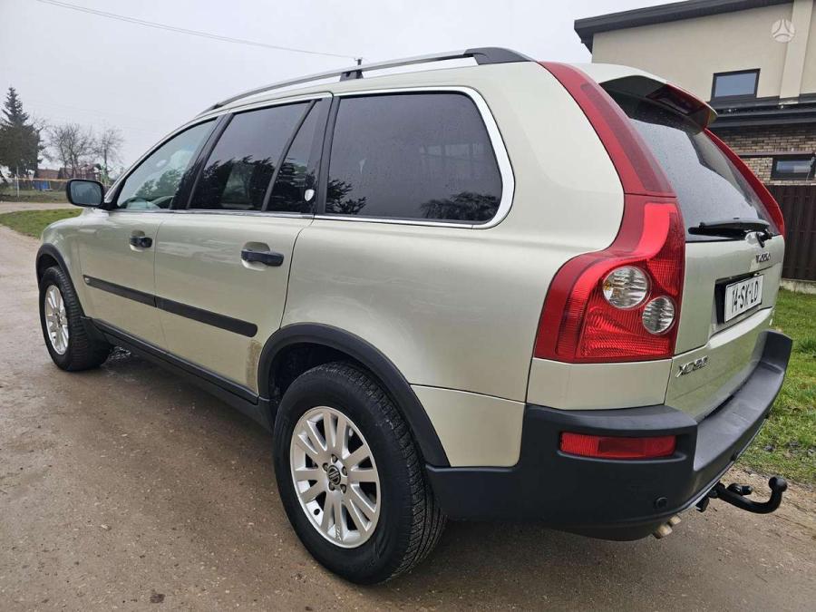 Yellow Volvo XC90 2006 in Kaunas, with an engine capacity of 2.40 L and mileage of 283 thousand km for 4450 €, photo 16 on AUTOMOTO.COM.LV