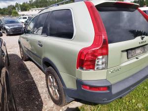Yellow Volvo XC90 2006 in Utena, with an engine capacity of 2.40 L and mileage of 311 thousand km for 2500 €, photo 8 on AUTOMOTO.COM.LV