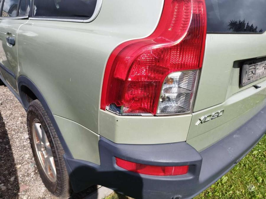 Yellow Volvo XC90 2006 in Utena, with an engine capacity of 2.40 L and mileage of 311 thousand km for 2500 €, photo 14 on AUTOMOTO.COM.LV