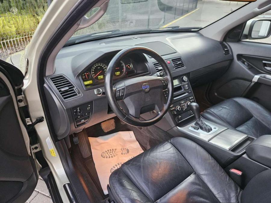 Желтый Вольво ХС90 2006 в Каунас, объемом двигателя 2.40 л и пробегом 310 тыс. км за 5900 €, фото 31 на AUTOMOTO.COM.LV