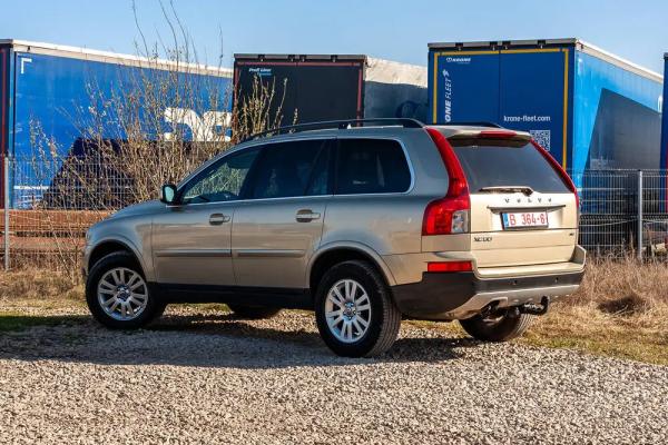 Желтый Вольво ХС90 2008 в Рига, объемом двигателя 2.40 л и пробегом 335 тыс. км за 6995 €, фото 2 на AUTOMOTO.COM.LV