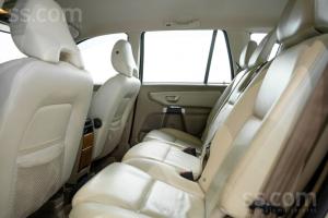 Yellow Volvo XC90 2008 in Riga, with an engine capacity of 2.40 L and mileage of 224 thousand km for 5590 €, photo 9 on AUTOMOTO.COM.LV