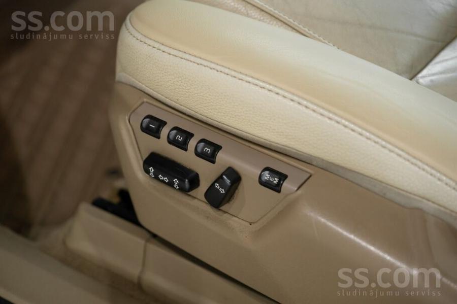 Yellow Volvo XC90 2008 in Riga, with an engine capacity of 2.40 L and mileage of 224 thousand km for 5590 €, photo 17 on AUTOMOTO.COM.LV