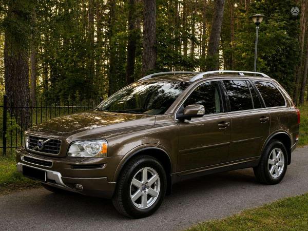 Yellow Volvo XC90 2014 in Vilnius, with an engine capacity of 2.40 L and mileage of 258 thousand km for 12700 €, photo 3 on AUTOMOTO.COM.LV