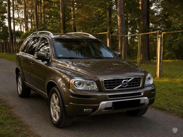 Yellow Volvo XC90 2014 in Vilnius, with an engine capacity of 2.40 L and mileage of 258 thousand km for 12700 €, photo 5 on AUTOMOTO.COM.LV