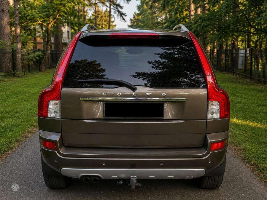 Yellow Volvo XC90 2014 in Vilnius, with an engine capacity of 2.40 L and mileage of 258 thousand km for 12700 €, photo 9 on AUTOMOTO.COM.LV