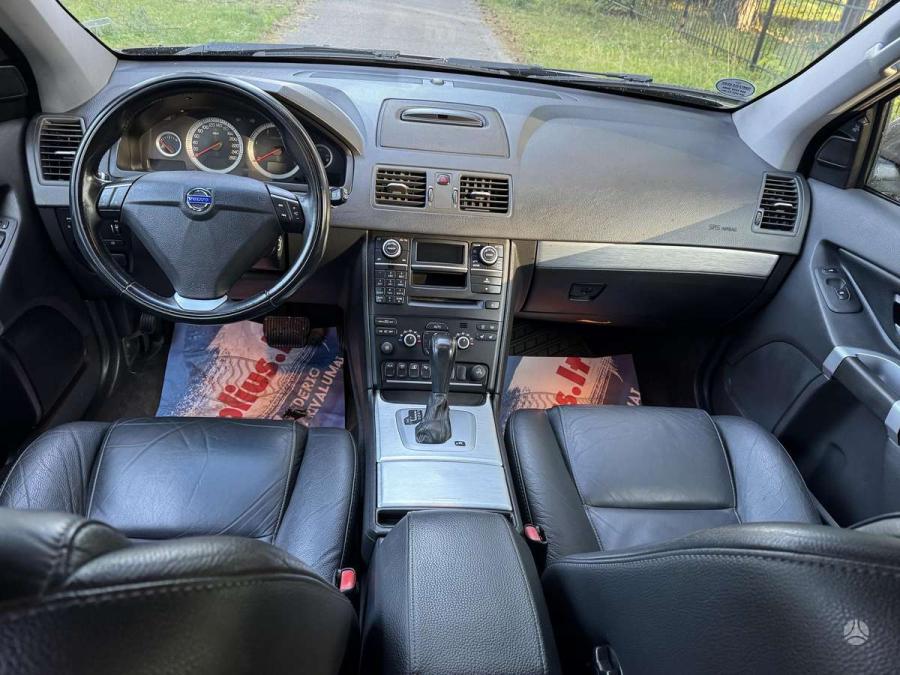 Yellow Volvo XC90 2014 in Vilnius, with an engine capacity of 2.40 L and mileage of 258 thousand km for 12700 €, photo 16 on AUTOMOTO.COM.LV
