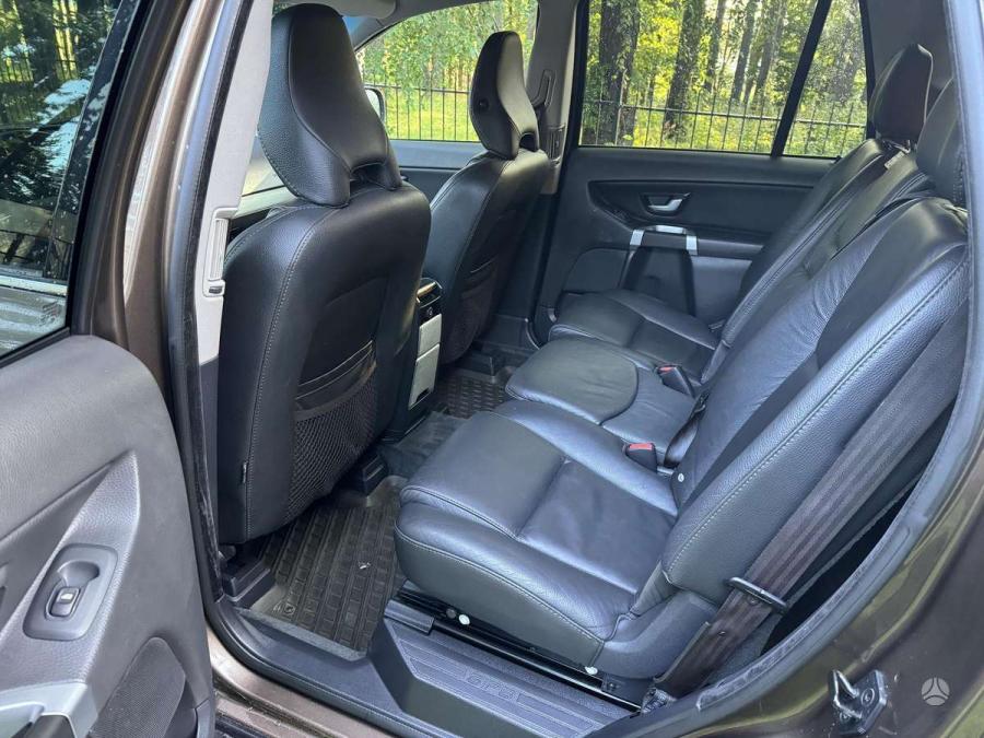 Dzeltens Volvo XC90 2014 Viļņa, ar dzinēja tilpumu 2.40 L un nobraukumu 258 tūkst. km par 12690 €, foto 15 vietnē AUTOMOTO.COM.LV