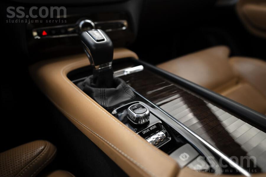 Dzeltens Volvo XC90 2015 Jelgava, ar dzinēja tilpumu 2.00 L un nobraukumu 218 tūkst. km par 24900 €, foto 18 vietnē AUTOMOTO.COM.LV