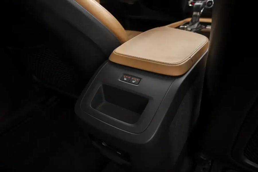 Желтый Вольво ХС90 2015 в Елгава, объемом двигателя 2.00 л и пробегом 218 тыс. км за 24900 €, фото 26 на AUTOMOTO.COM.LV