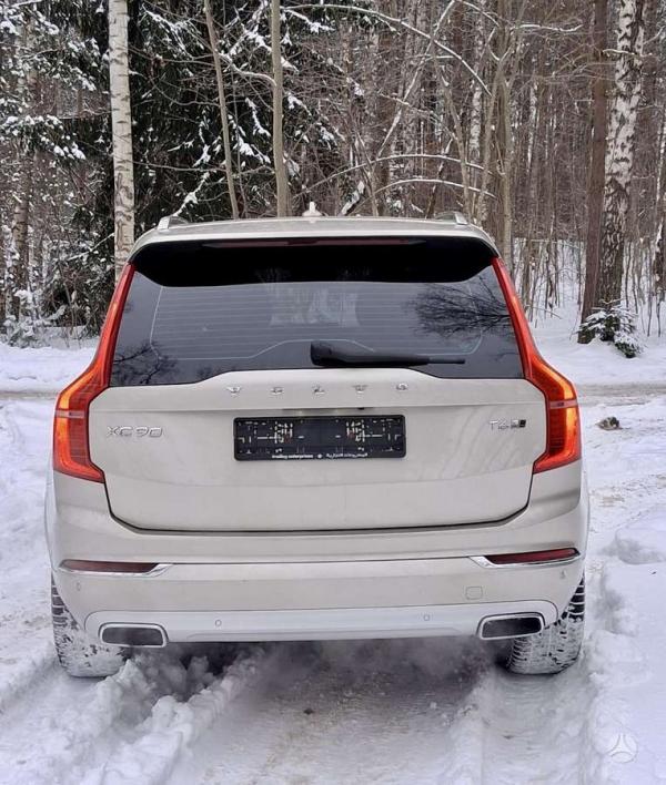 Yellow Volvo XC90 2017 in Utena, with an engine capacity of 1.97 L and mileage of 154 thousand km for 26300 €, photo 3 on AUTOMOTO.COM.LV