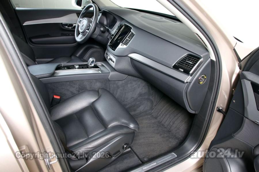 Yellow Volvo XC90 2022 in Parnu, with an engine capacity of 2.00 L and mileage of 70 thousand km for 54990 €, photo 12 on AUTOMOTO.COM.LV