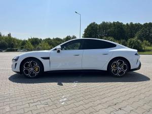 White Xiaomi SU7 2025 in Vilnius, with an engine capacity of 0.00 L and mileage of 17 thousand km for 59999 €, photo 3 on AUTOMOTO.COM.LV