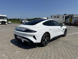 White Xiaomi SU7 2025 in Vilnius, with an engine capacity of 0.00 L and mileage of 17 thousand km for 59999 €, photo 7 on AUTOMOTO.COM.LV