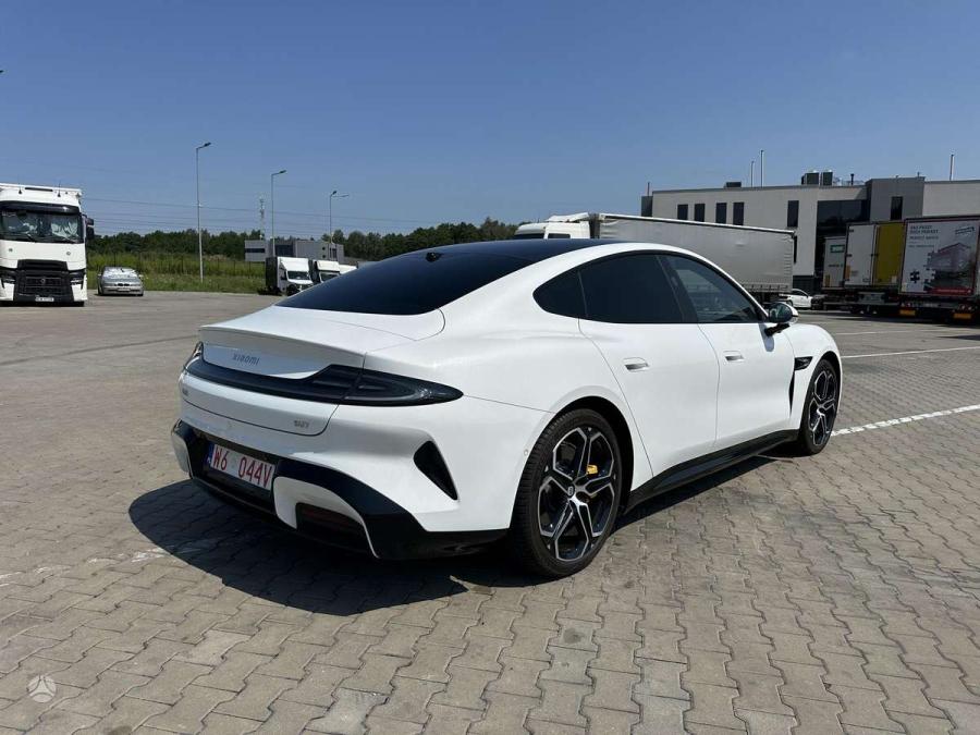 White Xiaomi SU7 2025 in Vilnius, with an engine capacity of 0.00 L and mileage of 17 thousand km for 59999 €, photo 7 on AUTOMOTO.COM.LV