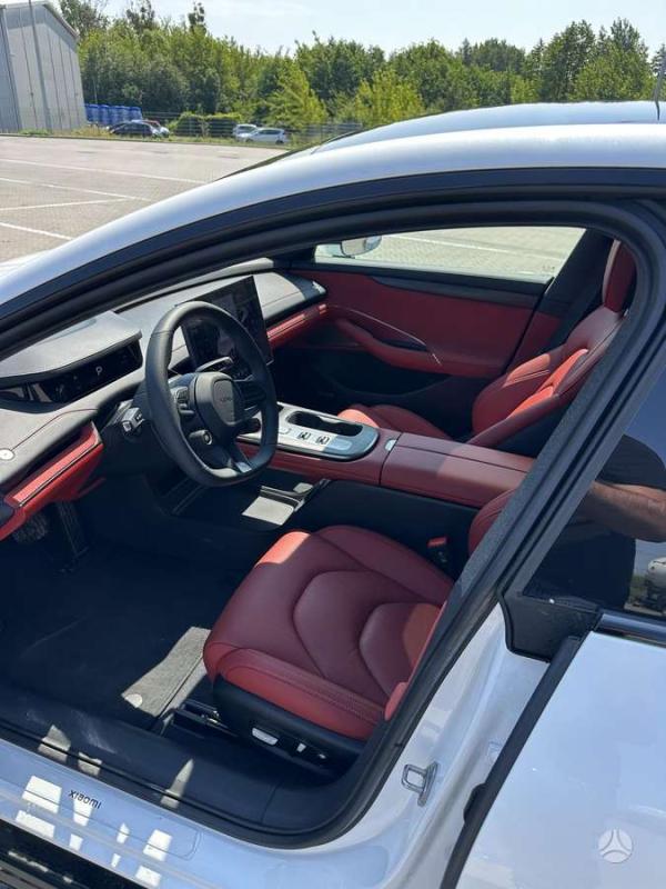 Balts Xiaomi SU7 2025 Viļņa, ar dzinēja tilpumu 0.00 L un nobraukumu 17 tūkst. km par 59999 €, foto 9 vietnē AUTOMOTO.COM.LV