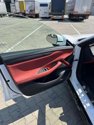 White Xiaomi SU7 2025 in Vilnius, with an engine capacity of 0.00 L and mileage of 17 thousand km for 59999 €, photo 11 on AUTOMOTO.COM.LV