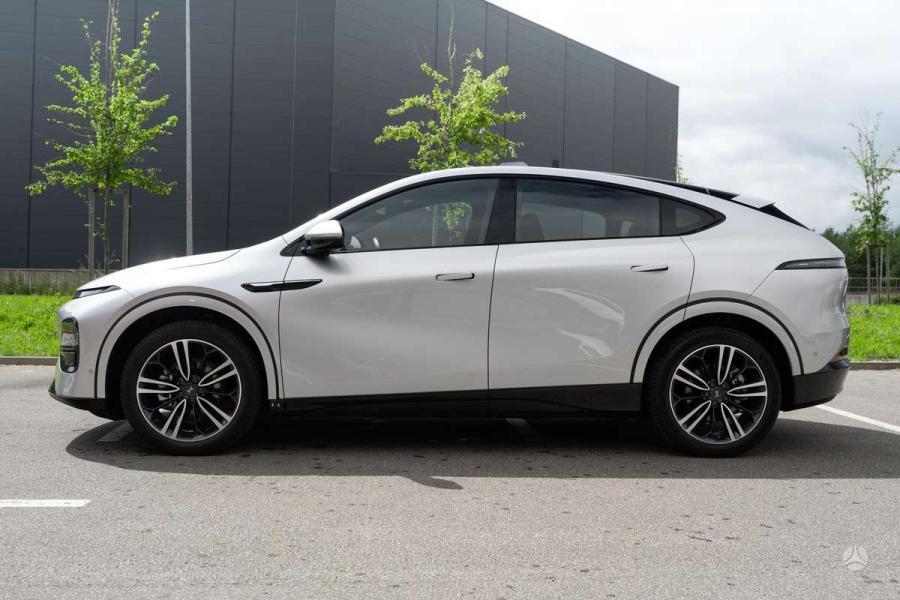 Pelēks Xpeng G6 2025 Viļņa, ar dzinēja tilpumu 0.00 L un nobraukumu 12 tūkst. km par 45000 €, foto 6 vietnē AUTOMOTO.COM.LV