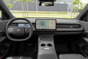 Pelēks Xpeng G6 2025 Viļņa, ar dzinēja tilpumu 0.00 L un nobraukumu 12 tūkst. km par 45000 €, foto 13 vietnē AUTOMOTO.COM.LV