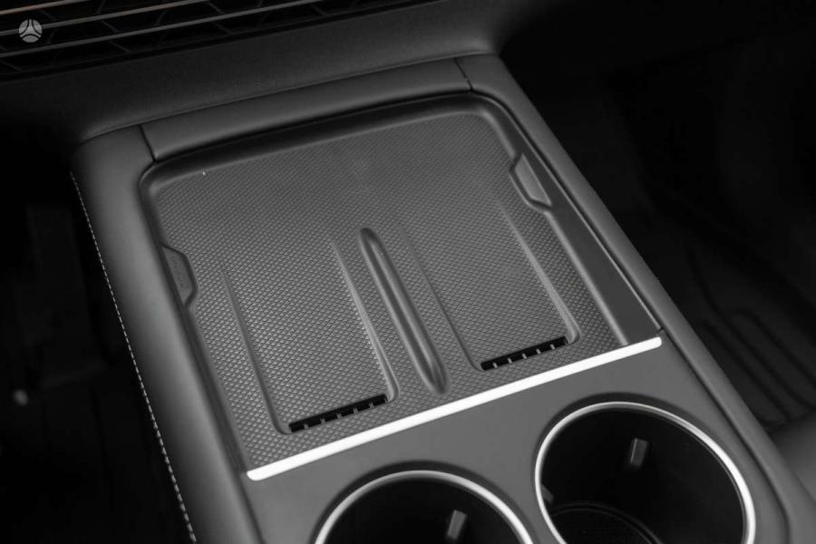 Pelēks Xpeng G6 2025 Viļņa, ar dzinēja tilpumu 0.00 L un nobraukumu 12 tūkst. km par 45000 €, foto 29 vietnē AUTOMOTO.COM.LV