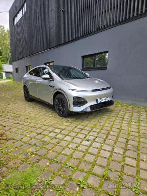 Pelēks Xpeng G6 2025 Tallina, ar dzinēja tilpumu 0.00 L un nobraukumu 30 tūkst. km par 39999 €, foto  vietnē AUTOMOTO.COM.LV
