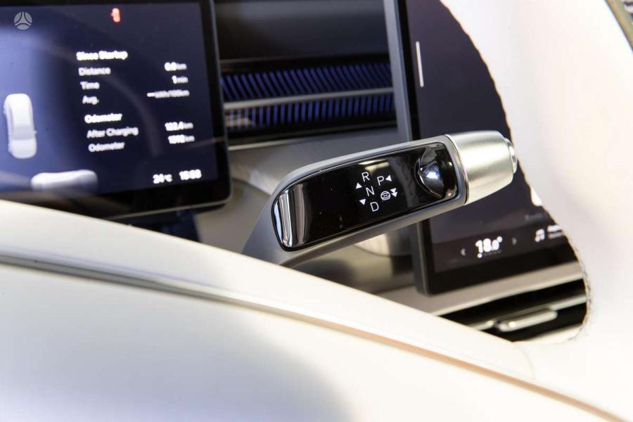 Белый Xpeng G6 2026 в Клайпеда, объемом двигателя 0.00 л и пробегом 4 тыс. км за 49250 €, фото 12 на AUTOMOTO.COM.LV
