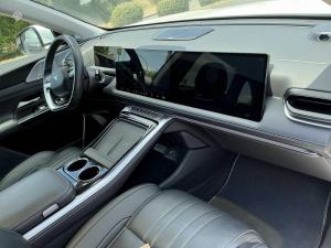 White Xpeng G9 2024 in Vilnius, with an engine capacity of 0.00 L and mileage of 41 thousand km for 56444 €, photo 5 on AUTOMOTO.COM.LV