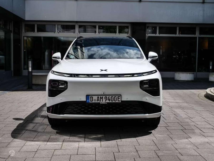 Balts Xpeng G9 2025 Viļņa, ar dzinēja tilpumu 0.00 L un nobraukumu 20 tūkst. km par 60960 €, foto 5 vietnē AUTOMOTO.COM.LV