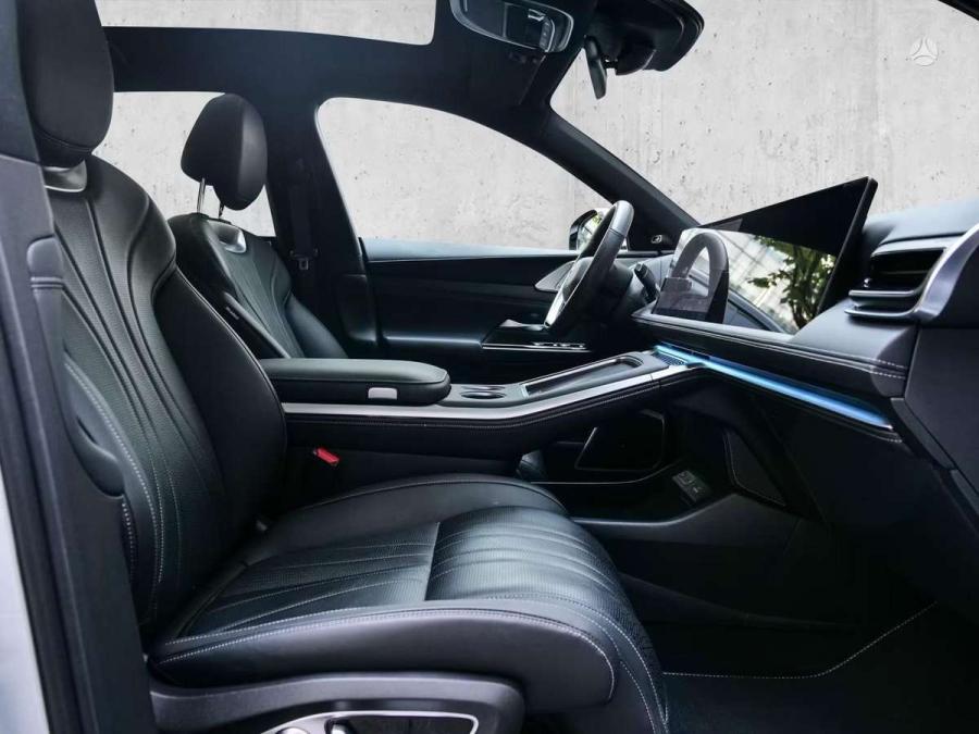 Balts Xpeng G9 2025 Viļņa, ar dzinēja tilpumu 0.00 L un nobraukumu 20 tūkst. km par 60960 €, foto 9 vietnē AUTOMOTO.COM.LV