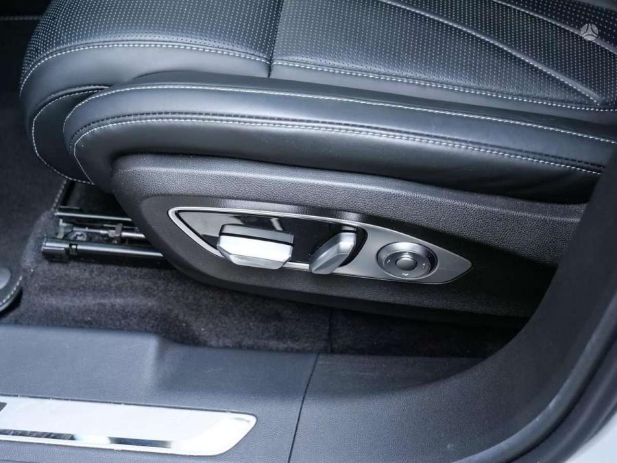Balts Xpeng G9 2025 Viļņa, ar dzinēja tilpumu 0.00 L un nobraukumu 20 tūkst. km par 60960 €, foto 16 vietnē AUTOMOTO.COM.LV
