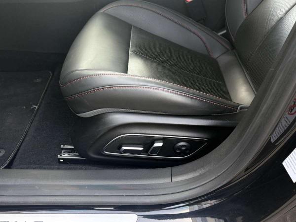 Black Xpeng P7 2024 in Vilnius, with an engine capacity of 0.00 L and mileage of 55 thousand km for 39989 €, photo 10 on AUTOMOTO.COM.LV