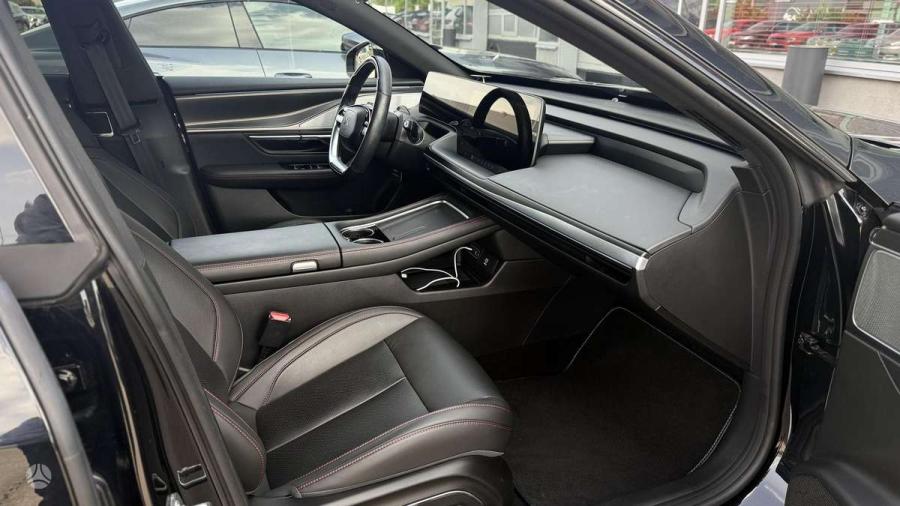 Black Xpeng P7 2024 in Vilnius, with an engine capacity of 0.00 L and mileage of 55 thousand km for 39989 €, photo 19 on AUTOMOTO.COM.LV