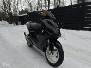 Melns Yamaha Aerox 2003 Ukmergė, ar dzinēja tilpumu 0.05 L un nobraukumu 20 tūkst. km par 1800 €, foto 5 vietnē AUTOMOTO.COM.LV