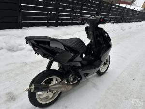 Melns Yamaha Aerox 2003 Ukmergė, ar dzinēja tilpumu 0.05 L un nobraukumu 20 tūkst. km par 1800 €, foto 7 vietnē AUTOMOTO.COM.LV