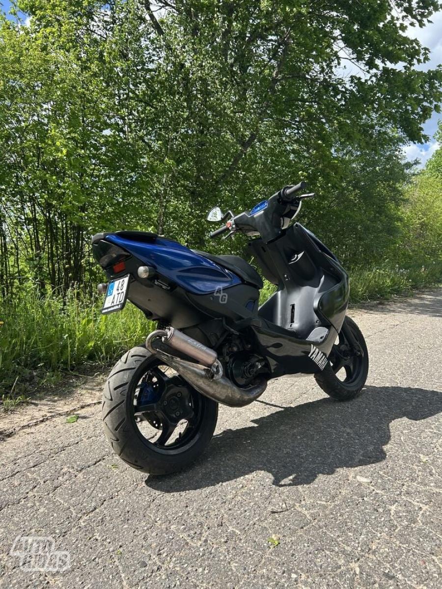 Black Yamaha Aerox 2005 in Anyksciai, with an engine capacity of 0.05 L and mileage of 19 thousand km for 1200 €, photo 3 on AUTOMOTO.COM.LV
