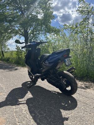 Black Yamaha Aerox 2005 in Anyksciai, with an engine capacity of 0.05 L and mileage of 19 thousand km for 1200 €, photo 5 on AUTOMOTO.COM.LV