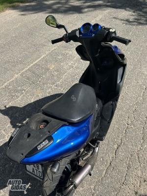 Black Yamaha Aerox 2005 in Anyksciai, with an engine capacity of 0.05 L and mileage of 19 thousand km for 1200 €, photo 6 on AUTOMOTO.COM.LV
