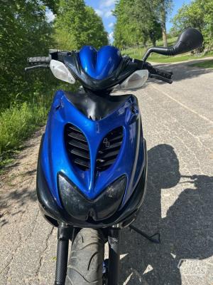 Black Yamaha Aerox 2005 in Anyksciai, with an engine capacity of 0.05 L and mileage of 19 thousand km for 1200 €, photo 9 on AUTOMOTO.COM.LV