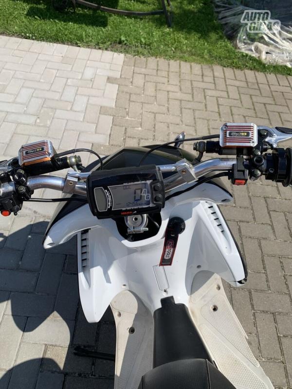 Черный Ямаха Aerox 2005 в Плунге, объемом двигателя 0.05 л и пробегом 0 тыс. км за 1250 €, фото 3 на AUTOMOTO.COM.LV