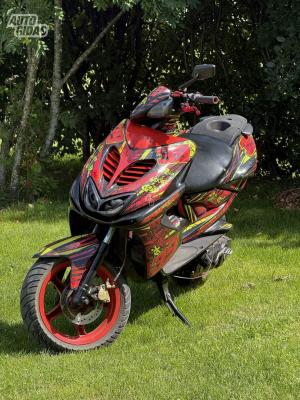 Черный Ямаха Aerox 2005 в Каунас, объемом двигателя 0.05 л и пробегом 22 тыс. км за 2100 €, фото  на AUTOMOTO.COM.LV